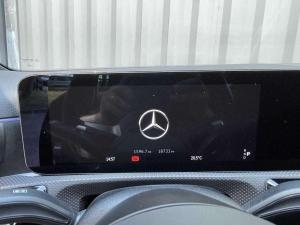 Melns Mercedes-Benz A 180 2024 Viļņa, ar dzinēja tilpumu 1.33 L un nobraukumu 19 tūkst. km par 28900 €, foto 17 vietnē AUTOMOTO.COM.LV