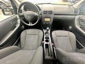 Melns Mercedes-Benz A 180 2008 Rīga, ar dzinēja tilpumu 2.00 L un nobraukumu 0 tūkst. km par 2990 €, foto 8 vietnē AUTOMOTO.COM.LV
