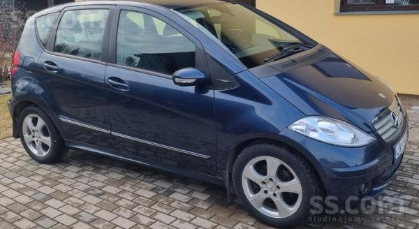 Blue Mercedes-Benz A 180 2004 in Riga, with an engine capacity of 2.00 L and mileage of 240 thousand km for 1450 €, photo 1 on AUTOMOTO.COM.LV
