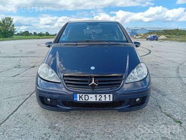 Zils Mercedes-Benz A 180 2004 Jelgava, ar dzinēja tilpumu 2.00 L un nobraukumu 399 tūkst. km par 1850 €, foto 9 vietnē AUTOMOTO.COM.LV