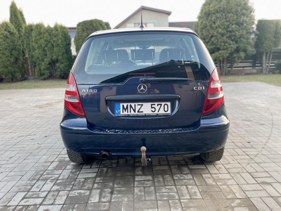 Zils Mercedes-Benz A 180 2005 Viļņa, ar dzinēja tilpumu 2.00 L un nobraukumu 333 tūkst. km par 1900 €, foto 9 vietnē AUTOMOTO.COM.LV