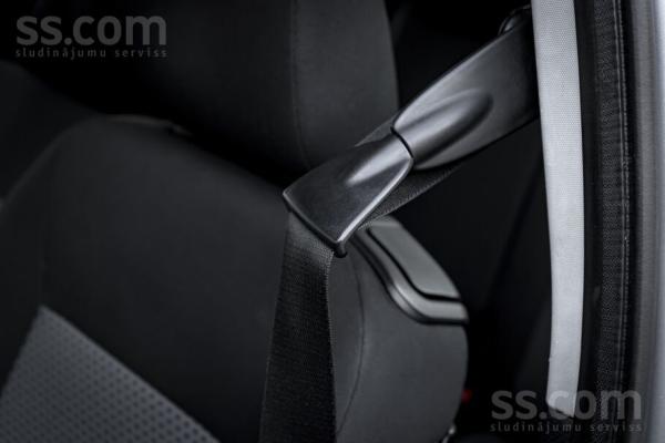 Blue Mercedes-Benz A 180 2007 in Riga, with an engine capacity of 2.00 L and mileage of 235 thousand km for 2950 €, photo 11 on AUTOMOTO.COM.LV