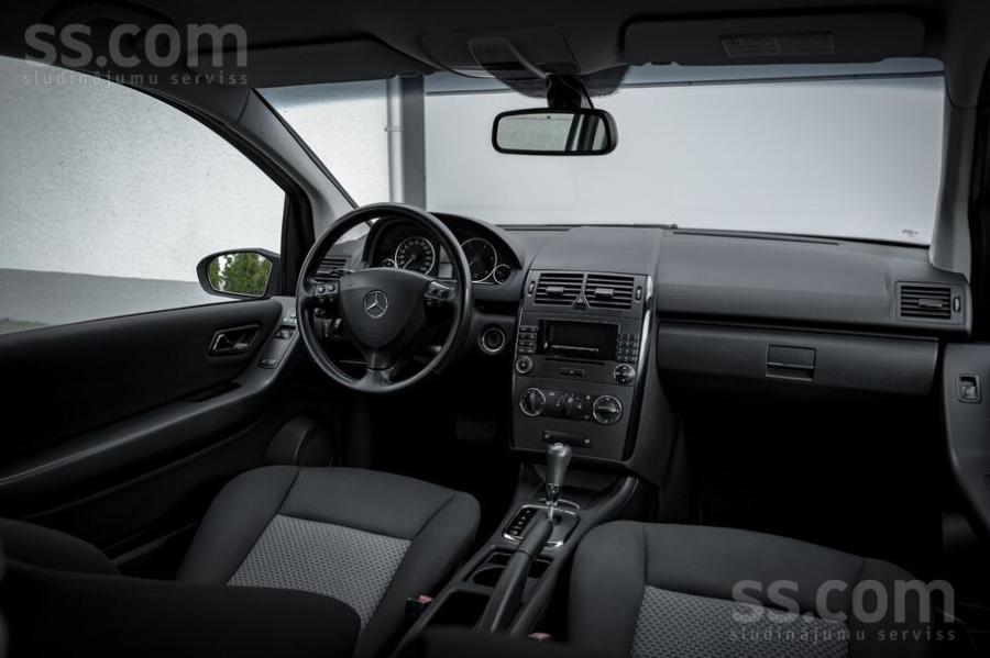 Zils Mercedes-Benz A 180 2007 Rīga, ar dzinēja tilpumu 2.00 L un nobraukumu 235 tūkst. km par 2950 €, foto 14 vietnē AUTOMOTO.COM.LV