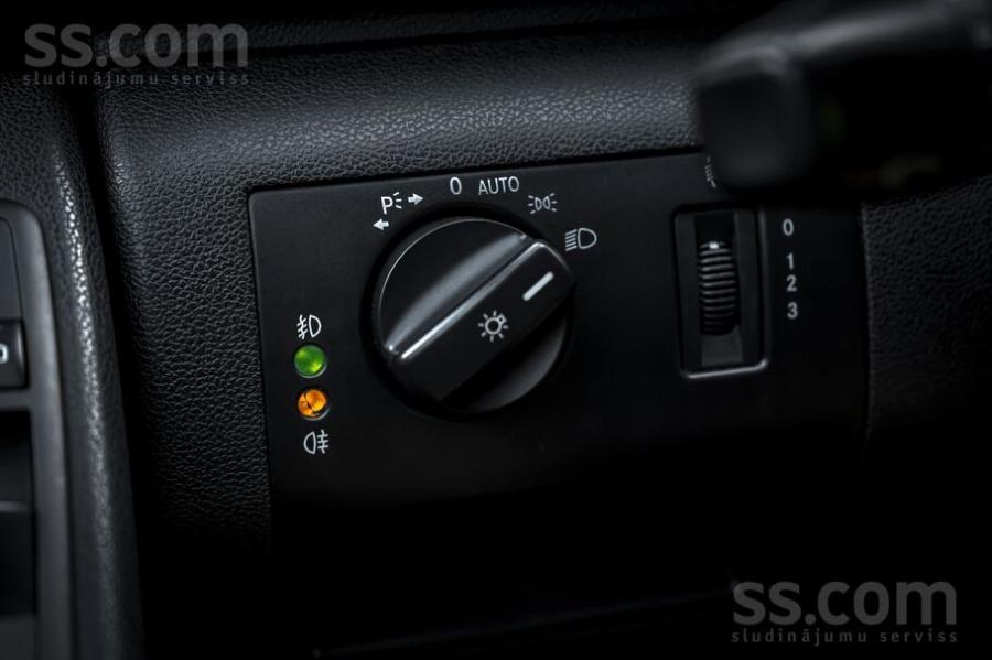 Zils Mercedes-Benz A 180 2007 Rīga, ar dzinēja tilpumu 2.00 L un nobraukumu 235 tūkst. km par 2950 €, foto 24 vietnē AUTOMOTO.COM.LV