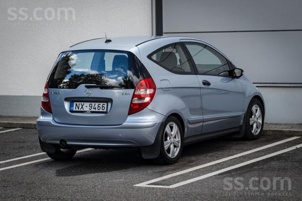 Mercedes-Benz A 180 2007 in Riga on AUTOMOTO.COM.LV Blue Mercedes-Benz A 180 2007 in Riga, with an engine capacity of 2.00 L and mileage of 235 thousand km for 2950 €, photo 5 on AUTOMOTO.COM.LV