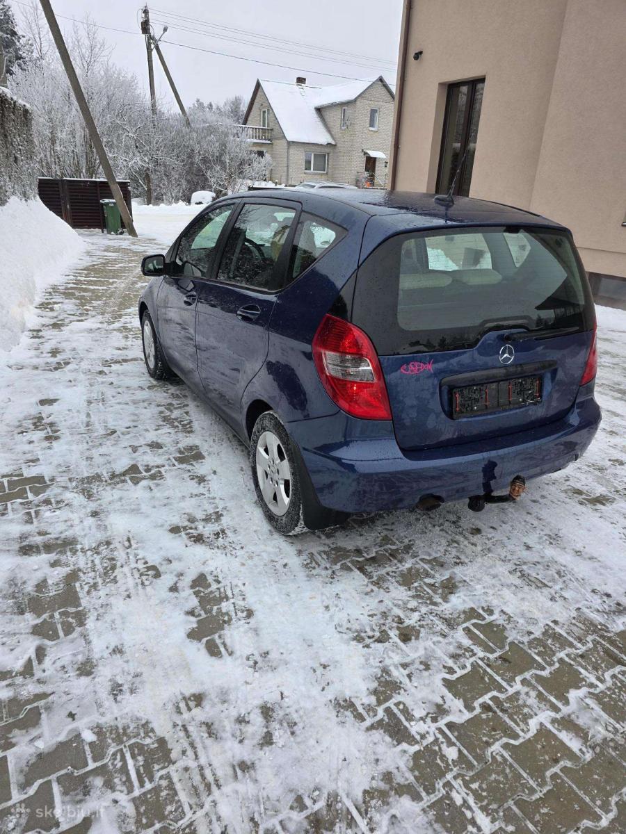 Blue Mercedes-Benz A 180 2009 in Kaunas, with an engine capacity of 1.80 L and mileage of 349 thousand km for 2950 €, photo 3 on AUTOMOTO.COM.LV