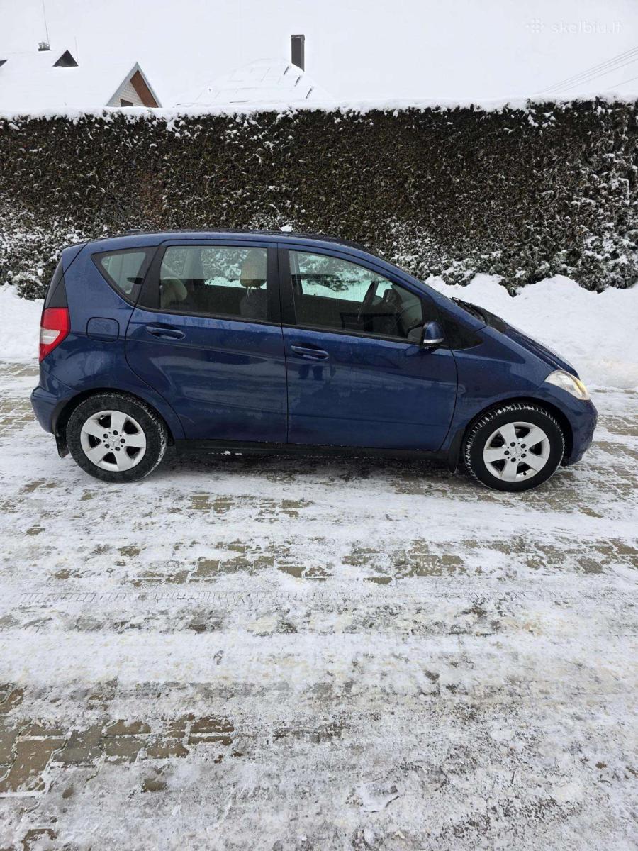 Blue Mercedes-Benz A 180 2009 in Kaunas, with an engine capacity of 1.80 L and mileage of 349 thousand km for 2950 €, photo 4 on AUTOMOTO.COM.LV