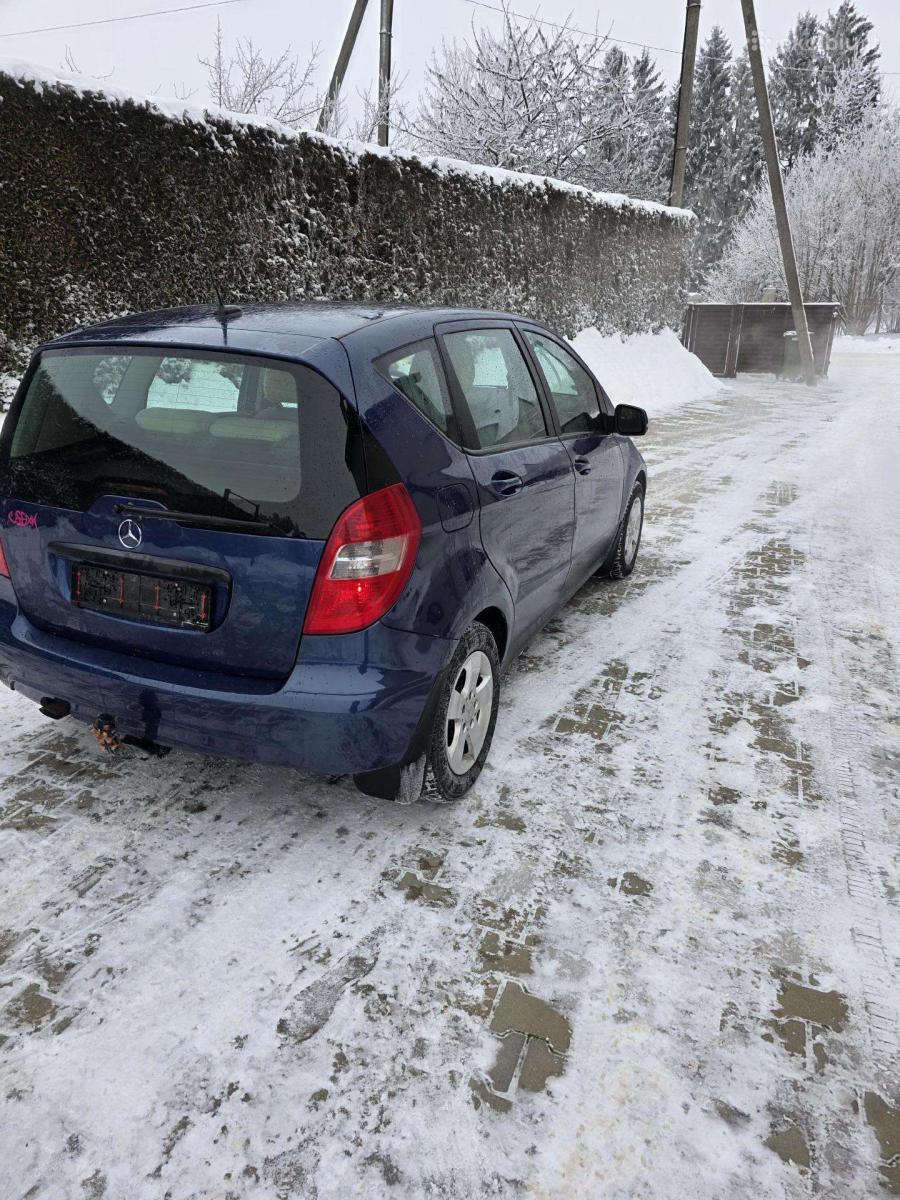 Blue Mercedes-Benz A 180 2009 in Kaunas, with an engine capacity of 1.80 L and mileage of 349 thousand km for 2950 €, photo 5 on AUTOMOTO.COM.LV