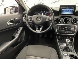 Zils Mercedes-Benz A 180 2017 Viļņa, ar dzinēja tilpumu 1.46 L un nobraukumu 82 tūkst. km par 10900 €, foto 15 vietnē AUTOMOTO.COM.LV