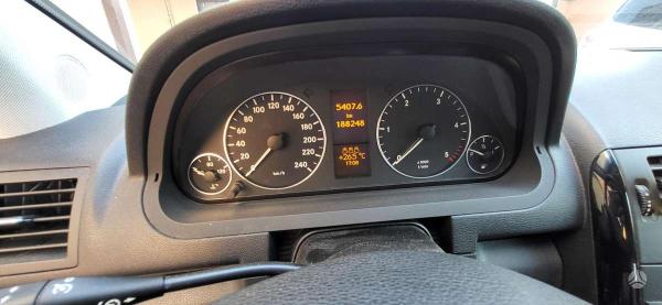 Zils Mercedes-Benz A 180 2006 Viļņa, ar dzinēja tilpumu 1.99 L un nobraukumu 188 tūkst. km par 1200 €, foto 7 vietnē AUTOMOTO.COM.LV