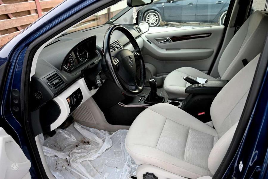 Zils Mercedes-Benz A 180 2008 Kretinga, ar dzinēja tilpumu 2.00 L un nobraukumu 257 tūkst. km par 3399 €, foto 9 vietnē AUTOMOTO.COM.LV