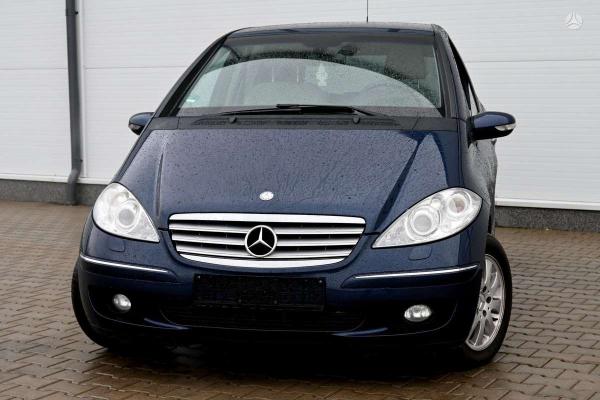 Mercedes-Benz A 180 2008 in Kretinga on AUTOMOTO.COM.LV Blue Mercedes-Benz A 180 2008 in Kretinga, with an engine capacity of 2.00 L and mileage of 257 thousand km for 2699 €, photo 3 on AUTOMOTO.COM.LV