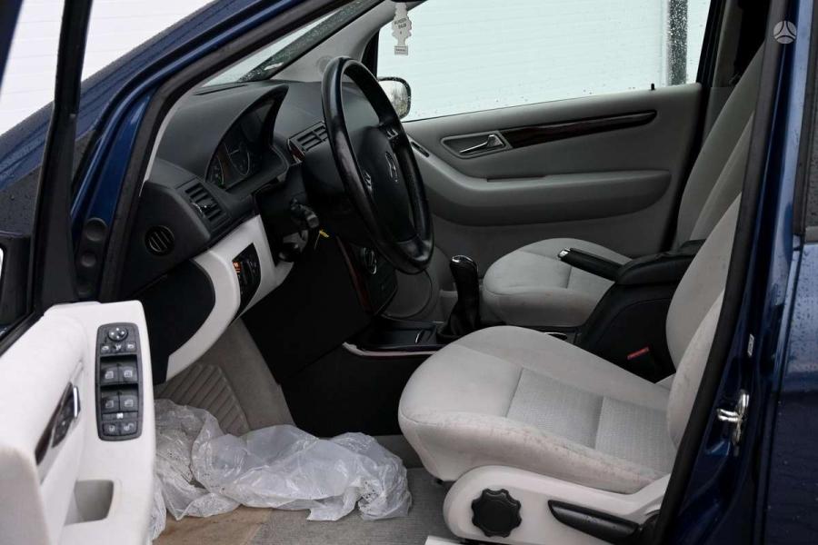 Blue Mercedes-Benz A 180 2008 in Kretinga, with an engine capacity of 2.00 L and mileage of 257 thousand km for 2699 €, photo 15 on AUTOMOTO.COM.LV