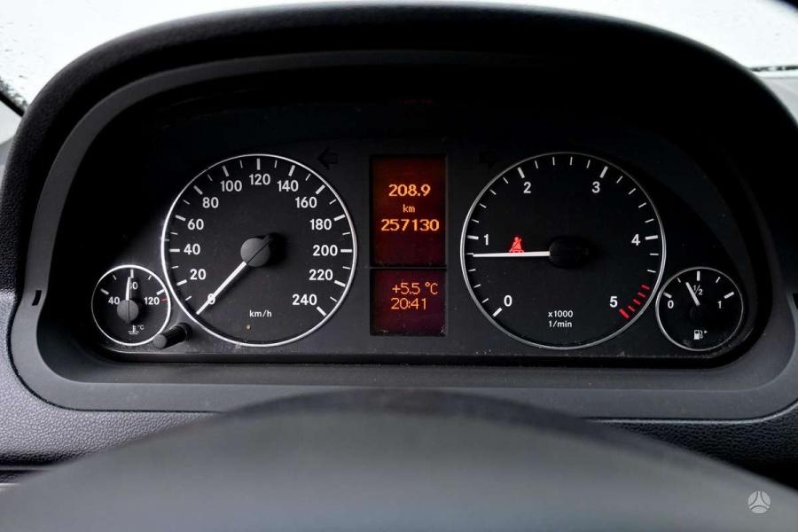 Blue Mercedes-Benz A 180 2008 in Kretinga, with an engine capacity of 2.00 L and mileage of 257 thousand km for 2699 €, photo 25 on AUTOMOTO.COM.LV