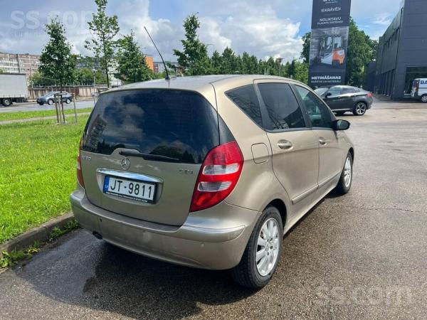 Brown Mercedes-Benz A 180 2005 in Riga, with an engine capacity of 2.00 L and mileage of 230 thousand km for 800 €, photo 2 on AUTOMOTO.COM.LV
