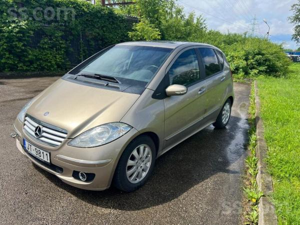 Brown Mercedes-Benz A 180 2005 in Riga, with an engine capacity of 2.00 L and mileage of 230 thousand km for 800 €, photo 4 on AUTOMOTO.COM.LV