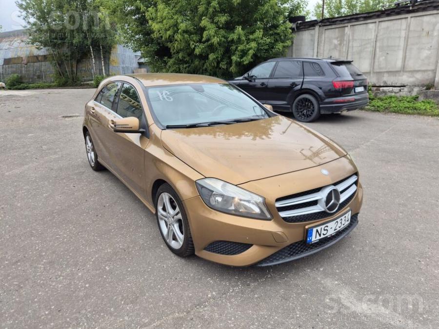 Brūns Mercedes-Benz A 180 2013 Rīga, ar dzinēja tilpumu 1.80 L un nobraukumu 303 tūkst. km par 9490 €, foto 3 vietnē AUTOMOTO.COM.LV
