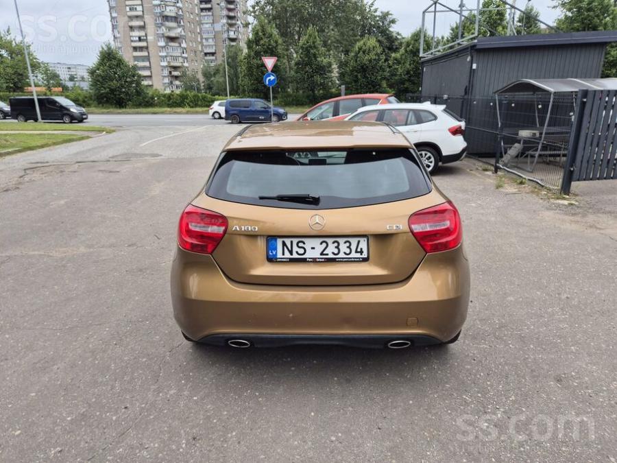 Brūns Mercedes-Benz A 180 2013 Rīga, ar dzinēja tilpumu 1.80 L un nobraukumu 303 tūkst. km par 9490 €, foto 8 vietnē AUTOMOTO.COM.LV