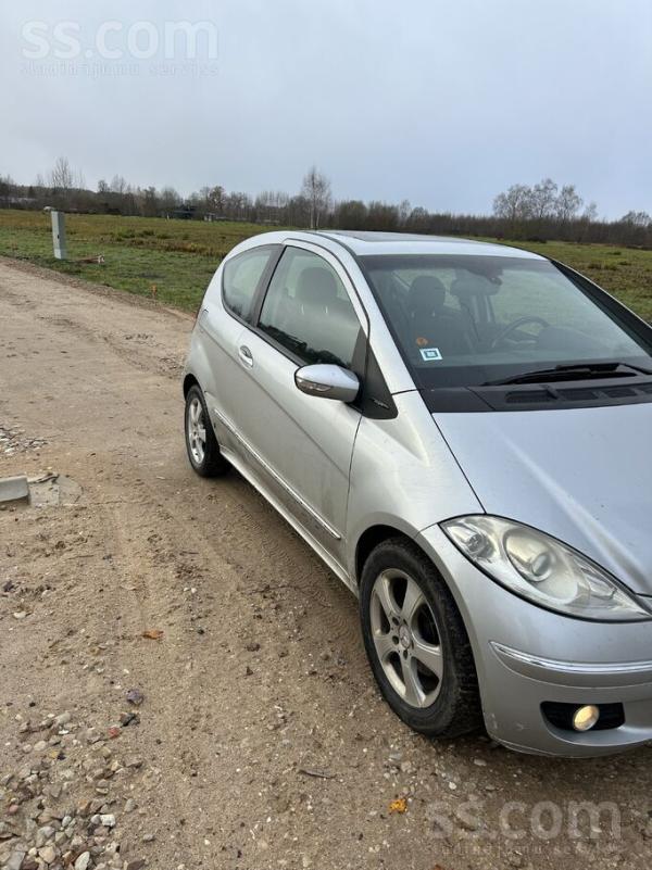Grey Mercedes-Benz A 180 2005 in Ogre, with an engine capacity of 2.00 L and mileage of 24 thousand km for 23000 €, photo 3 on AUTOMOTO.COM.LV