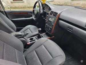 Pelēks Mercedes-Benz A 180 2005 Jonava, ar dzinēja tilpumu 2.00 L un nobraukumu 415 tūkst. km par 1999 €, foto 21 vietnē AUTOMOTO.COM.LV