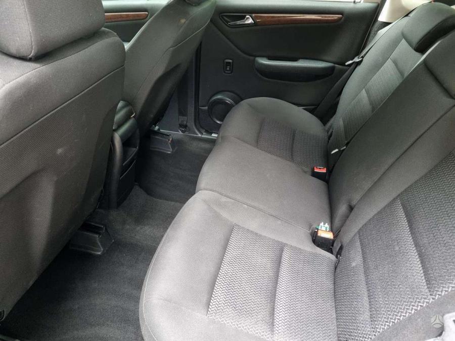Pelēks Mercedes-Benz A 180 2005 Jonava, ar dzinēja tilpumu 2.00 L un nobraukumu 415 tūkst. km par 1999 €, foto 22 vietnē AUTOMOTO.COM.LV
