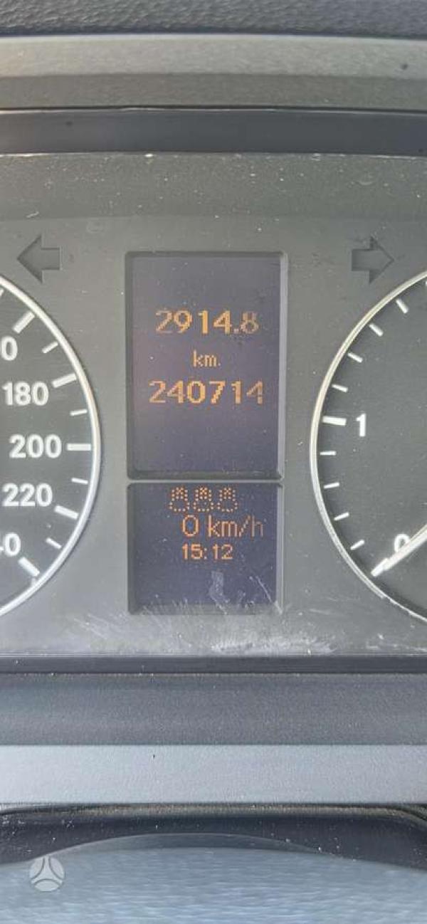 Mercedes-Benz A 180 2005 in Pakruojis on AUTOMOTO.COM.LV Grey Mercedes-Benz A 180 2005 in Pakruojis, with an engine capacity of 1.99 L and mileage of 242 thousand km for 1400 €, photo 11 on AUTOMOTO.COM.LV