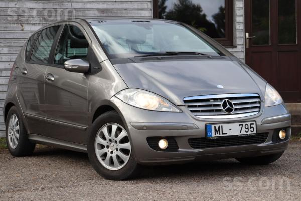 Grey Mercedes-Benz A 180 2005 in Valmiera, with an engine capacity of 2.00 L and mileage of 306 thousand km for 2500 €, photo 3 on AUTOMOTO.COM.LV