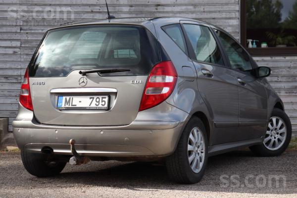 Grey Mercedes-Benz A 180 2005 in Valmiera, with an engine capacity of 2.00 L and mileage of 306 thousand km for 2500 €, photo 4 on AUTOMOTO.COM.LV