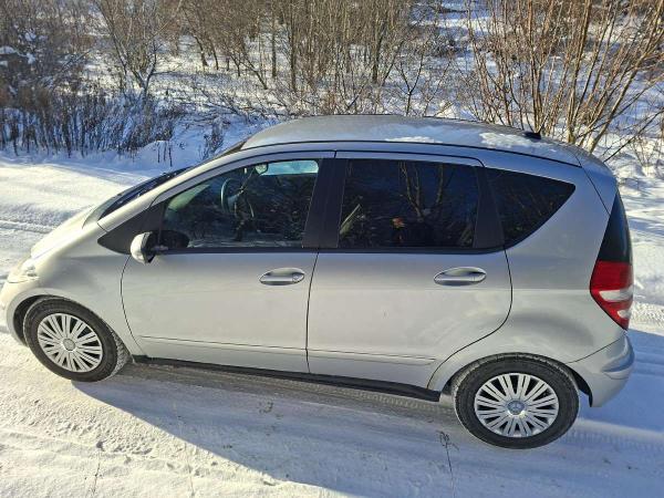 Pelēks Mercedes-Benz A 180 2006 Viļņa, ar dzinēja tilpumu 1.99 L un nobraukumu 261 tūkst. km par 1250 €, foto 2 vietnē AUTOMOTO.COM.LV