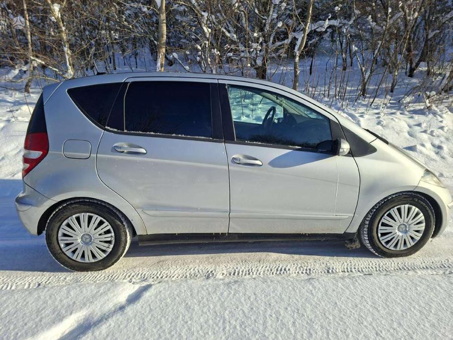 Grey Mercedes-Benz A 180 2006 in Vilnius, with an engine capacity of 1.99 L and mileage of 261 thousand km for 1250 €, photo 3 on AUTOMOTO.COM.LV