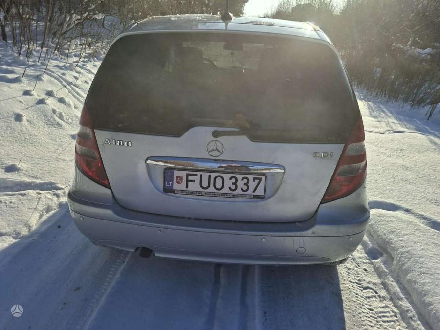 Grey Mercedes-Benz A 180 2006 in Vilnius, with an engine capacity of 1.99 L and mileage of 261 thousand km for 1250 €, photo 4 on AUTOMOTO.COM.LV