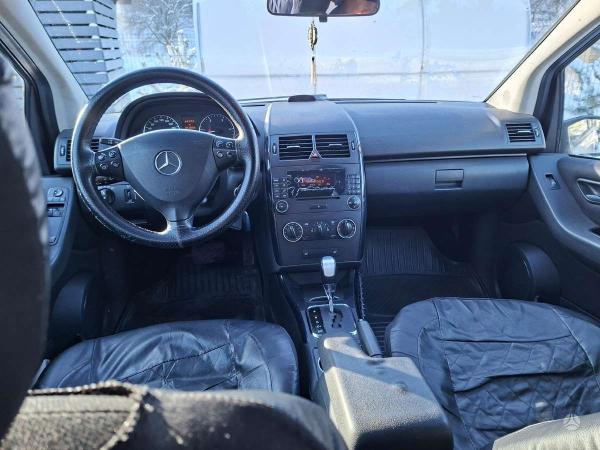 Pelēks Mercedes-Benz A 180 2006 Viļņa, ar dzinēja tilpumu 1.99 L un nobraukumu 261 tūkst. km par 1250 €, foto 6 vietnē AUTOMOTO.COM.LV
