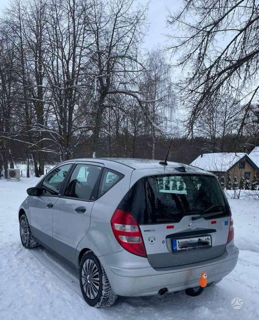 Grey Mercedes-Benz A 180 2006 in Ignalina, with an engine capacity of 1.99 L and mileage of 333 thousand km for 2250 €, photo 3 on AUTOMOTO.COM.LV
