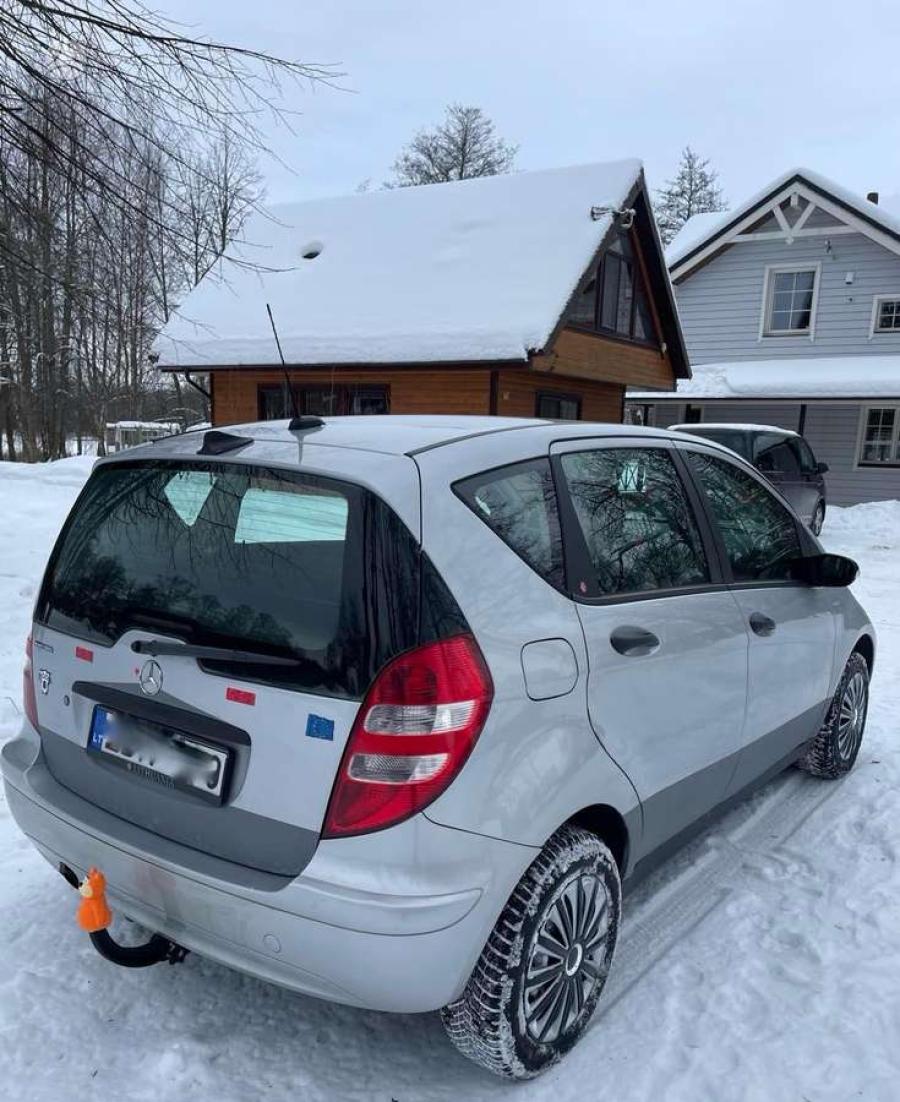 Grey Mercedes-Benz A 180 2006 in Ignalina, with an engine capacity of 1.99 L and mileage of 333 thousand km for 2250 €, photo 4 on AUTOMOTO.COM.LV