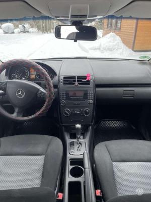 Grey Mercedes-Benz A 180 2006 in Ignalina, with an engine capacity of 1.99 L and mileage of 333 thousand km for 2250 €, photo 18 on AUTOMOTO.COM.LV