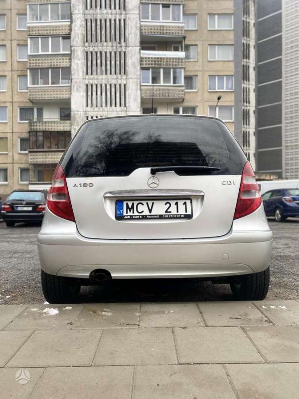 Grey Mercedes-Benz A 180 2006 in Vilnius, with an engine capacity of 2.00 L and mileage of 255 thousand km for 1950 €, photo 4 on AUTOMOTO.COM.LV