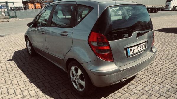 Pelēks Mercedes-Benz A 180 2006 Rīga, ar dzinēja tilpumu 2.00 L un nobraukumu 297 tūkst. km par 2000 €, foto 3 vietnē AUTOMOTO.COM.LV