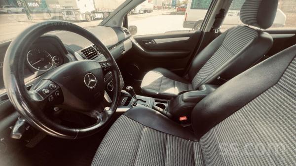 Pelēks Mercedes-Benz A 180 2006 Rīga, ar dzinēja tilpumu 2.00 L un nobraukumu 297 tūkst. km par 2000 €, foto 9 vietnē AUTOMOTO.COM.LV