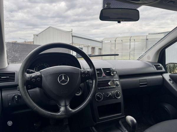 Pelēks Mercedes-Benz A 180 2006 Panevēža, ar dzinēja tilpumu 1.99 L un nobraukumu 237 tūkst. km par 600 €, foto 7 vietnē AUTOMOTO.COM.LV