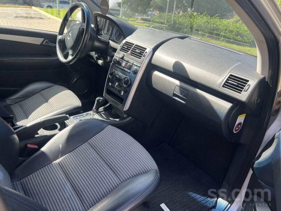 Pelēks Mercedes-Benz A 180 2006 Rīga, ar dzinēja tilpumu 2.00 L un nobraukumu 241 tūkst. km par 1350 €, foto 5 vietnē AUTOMOTO.COM.LV