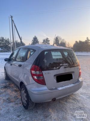 Pelēks Mercedes-Benz A 180 2008 Panevēža, ar dzinēja tilpumu 2.00 L un nobraukumu 167 tūkst. km par 3800 €, foto 4 vietnē AUTOMOTO.COM.LV