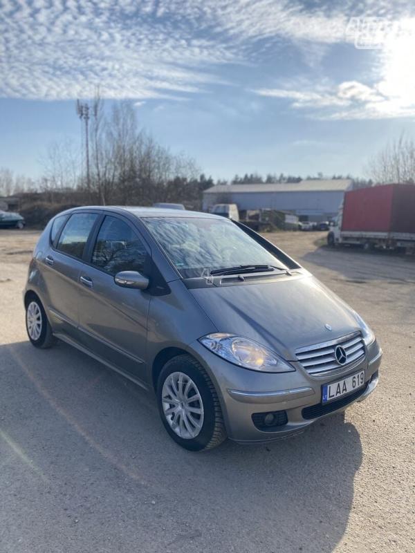 Pelēks Mercedes-Benz A 180 2008 Viļņa, ar dzinēja tilpumu 2.00 L un nobraukumu 353 tūkst. km par 1750 €, foto 1 vietnē AUTOMOTO.COM.LV