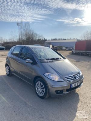 Pelēks Mercedes-Benz A 180 2008 Viļņa, ar dzinēja tilpumu 2.00 L un nobraukumu 353 tūkst. km par 1750 €, foto 3 vietnē AUTOMOTO.COM.LV