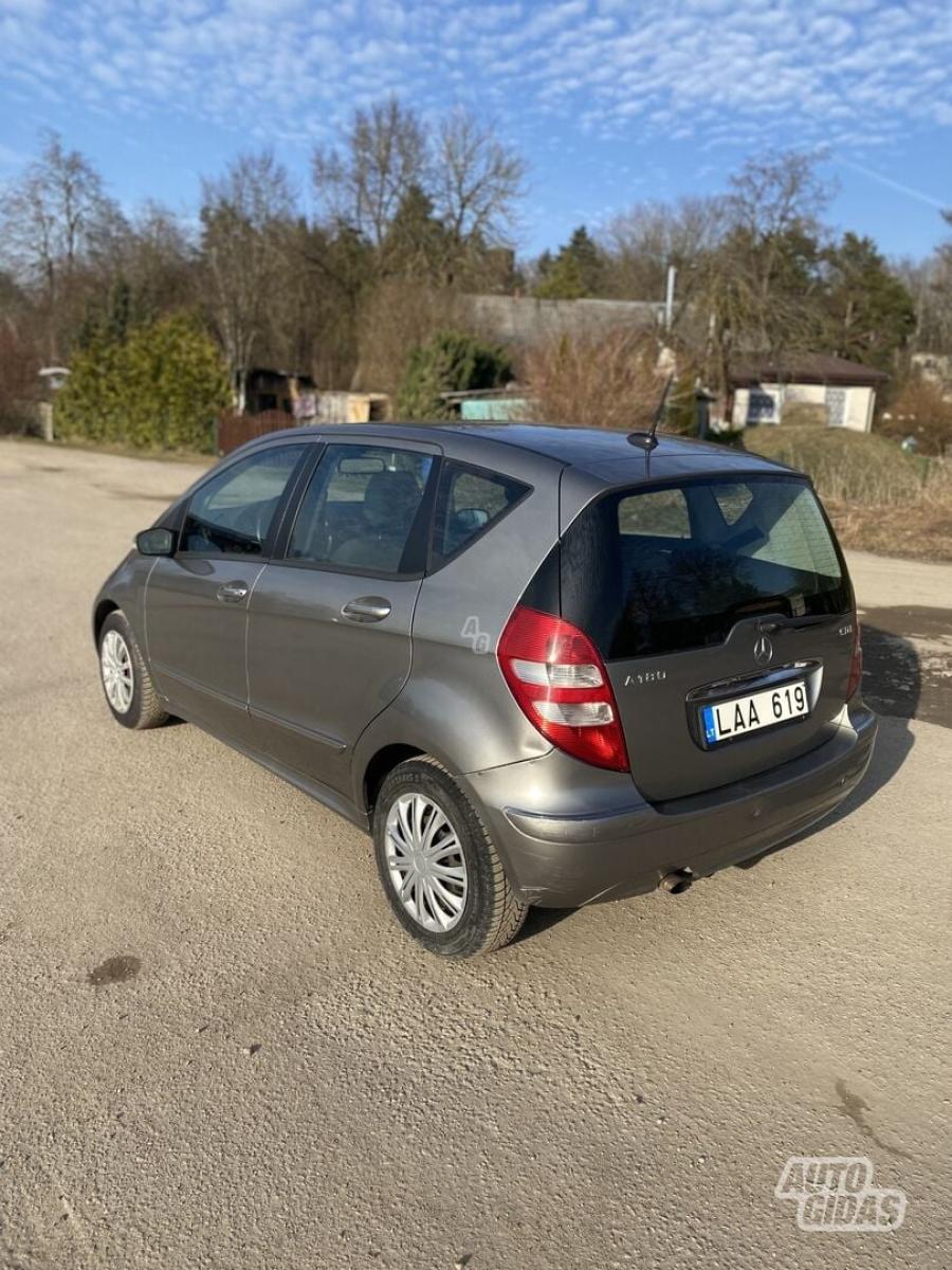 Pelēks Mercedes-Benz A 180 2008 Viļņa, ar dzinēja tilpumu 2.00 L un nobraukumu 353 tūkst. km par 1750 €, foto 5 vietnē AUTOMOTO.COM.LV