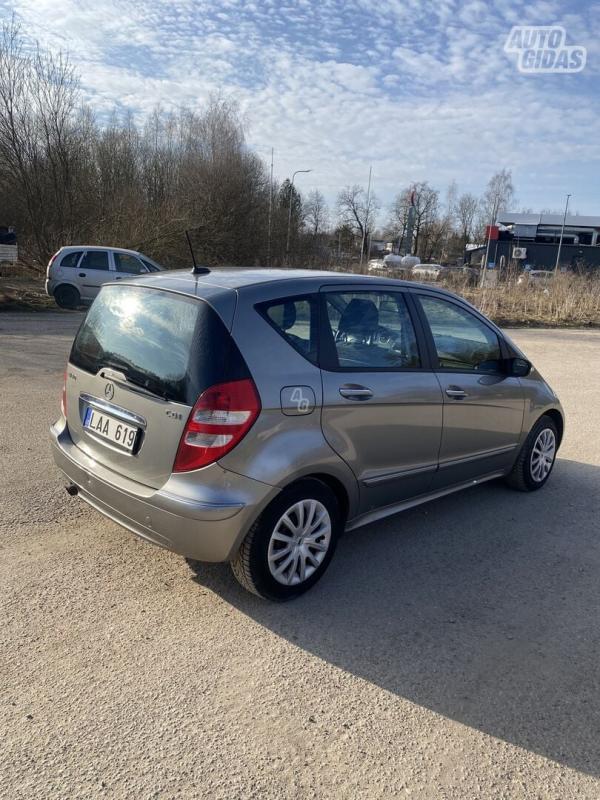 Pelēks Mercedes-Benz A 180 2008 Viļņa, ar dzinēja tilpumu 2.00 L un nobraukumu 353 tūkst. km par 1750 €, foto 6 vietnē AUTOMOTO.COM.LV