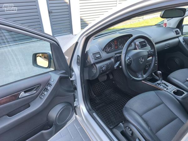 Grey Mercedes-Benz A 180 2009 in Marijampole, with an engine capacity of 2.00 L and mileage of 128 thousand km for 4950 €, photo 9 on AUTOMOTO.COM.LV