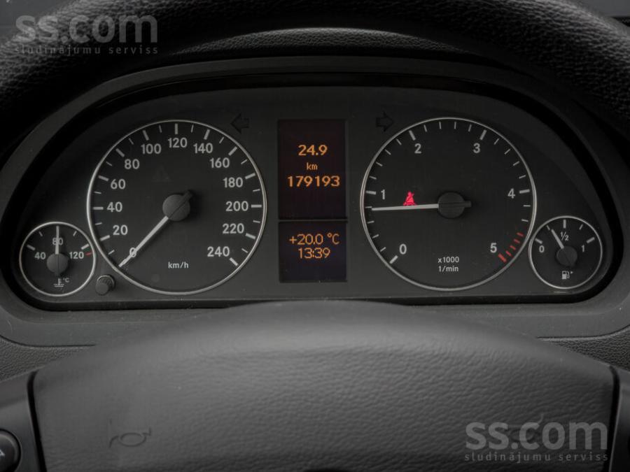 Pelēks Mercedes-Benz A 180 2009 Liepāja, ar dzinēja tilpumu 2.00 L un nobraukumu 179 tūkst. km par 3290 €, foto 22 vietnē AUTOMOTO.COM.LV