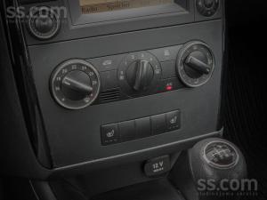 Pelēks Mercedes-Benz A 180 2009 Liepāja, ar dzinēja tilpumu 2.00 L un nobraukumu 179 tūkst. km par 3290 €, foto 24 vietnē AUTOMOTO.COM.LV