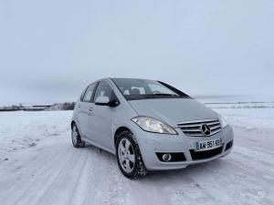 Grey Mercedes-Benz A 180 2010 in Siauliai, with an engine capacity of 1.99 L and mileage of 300 thousand km for 2200 €, photo 2 on AUTOMOTO.COM.LV