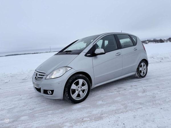 Pelēks Mercedes-Benz A 180 2010 Šauļi, ar dzinēja tilpumu 1.99 L un nobraukumu 300 tūkst. km par 2200 €, foto 3 vietnē AUTOMOTO.COM.LV